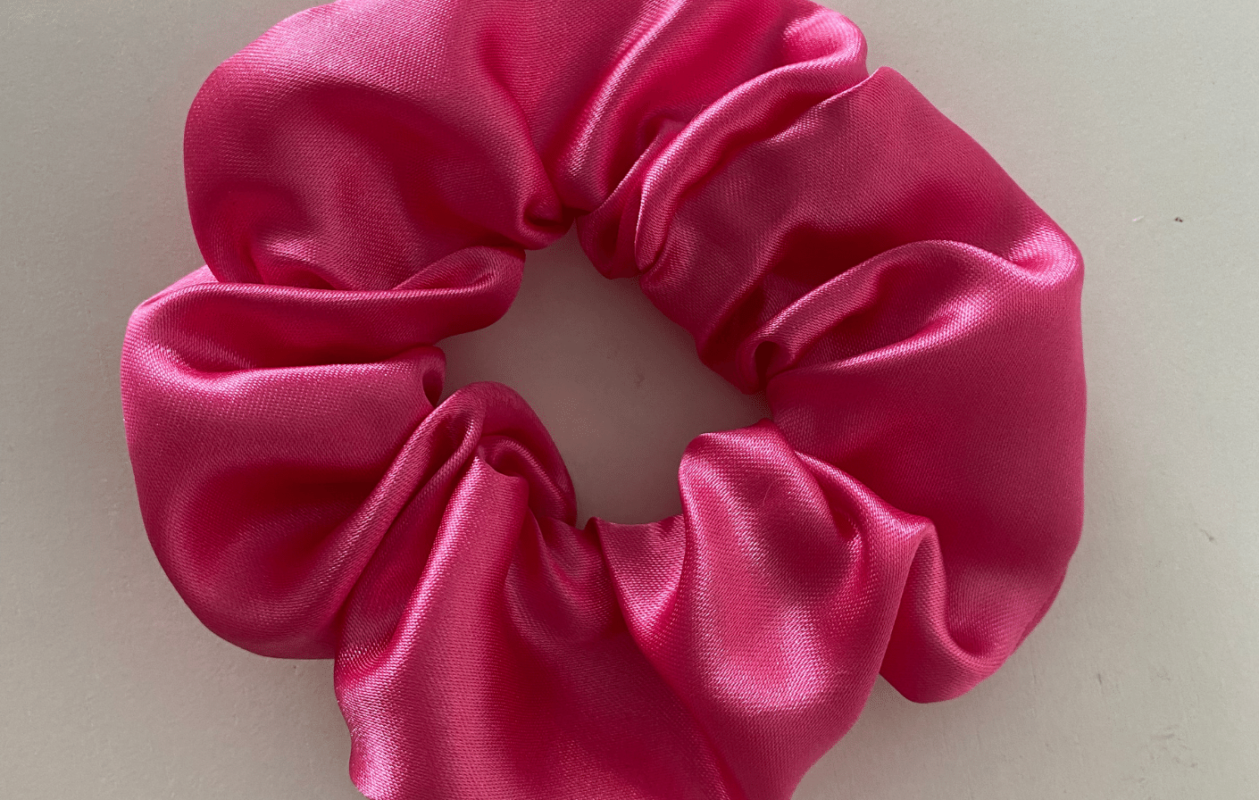 Comment fabriquer un chouchou pour cheveux chez vous [DIY] | Inès & Julie.